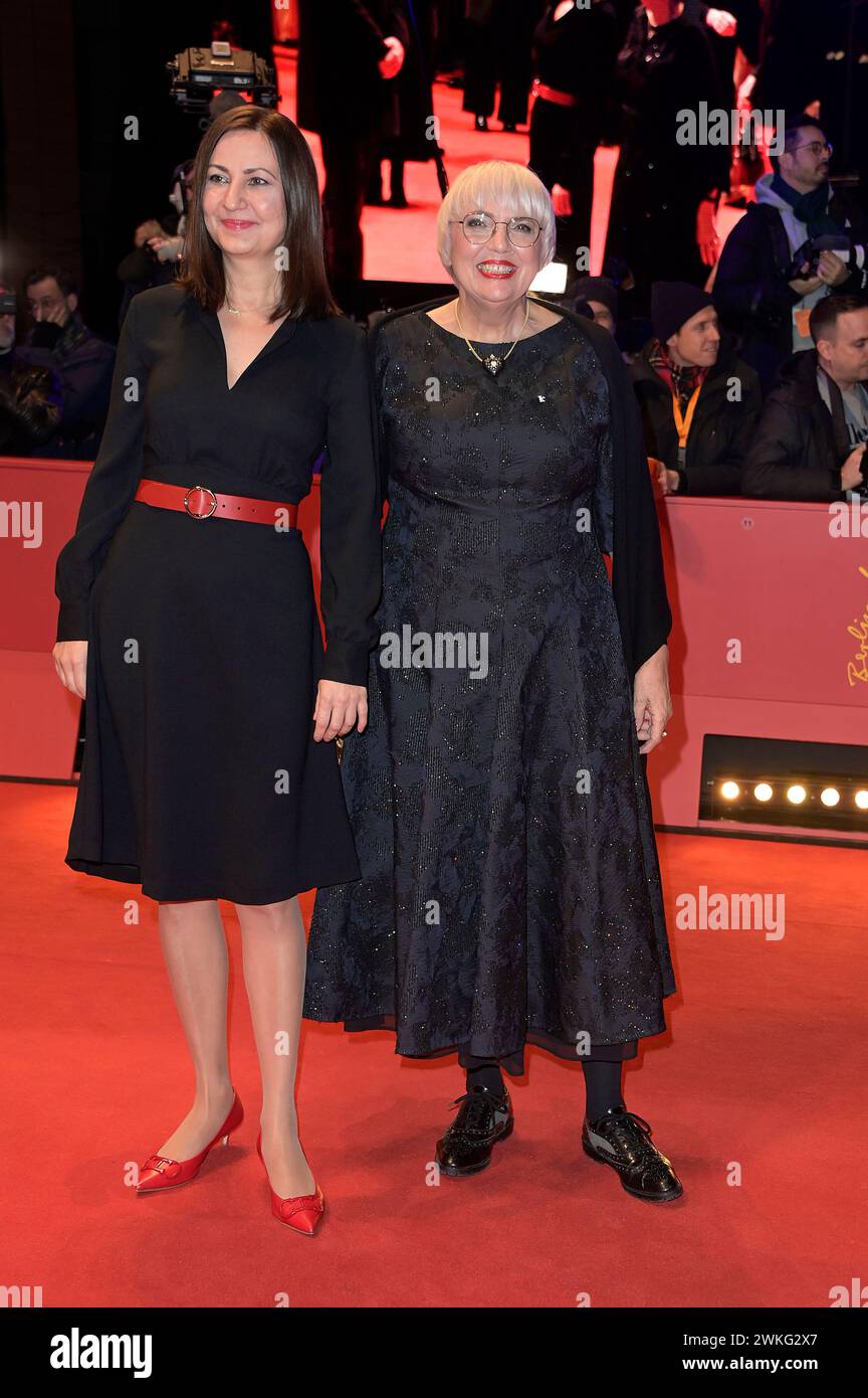 Iliana Iwanowa und Claudia Roth bei der Verleihung des Goldenen ...