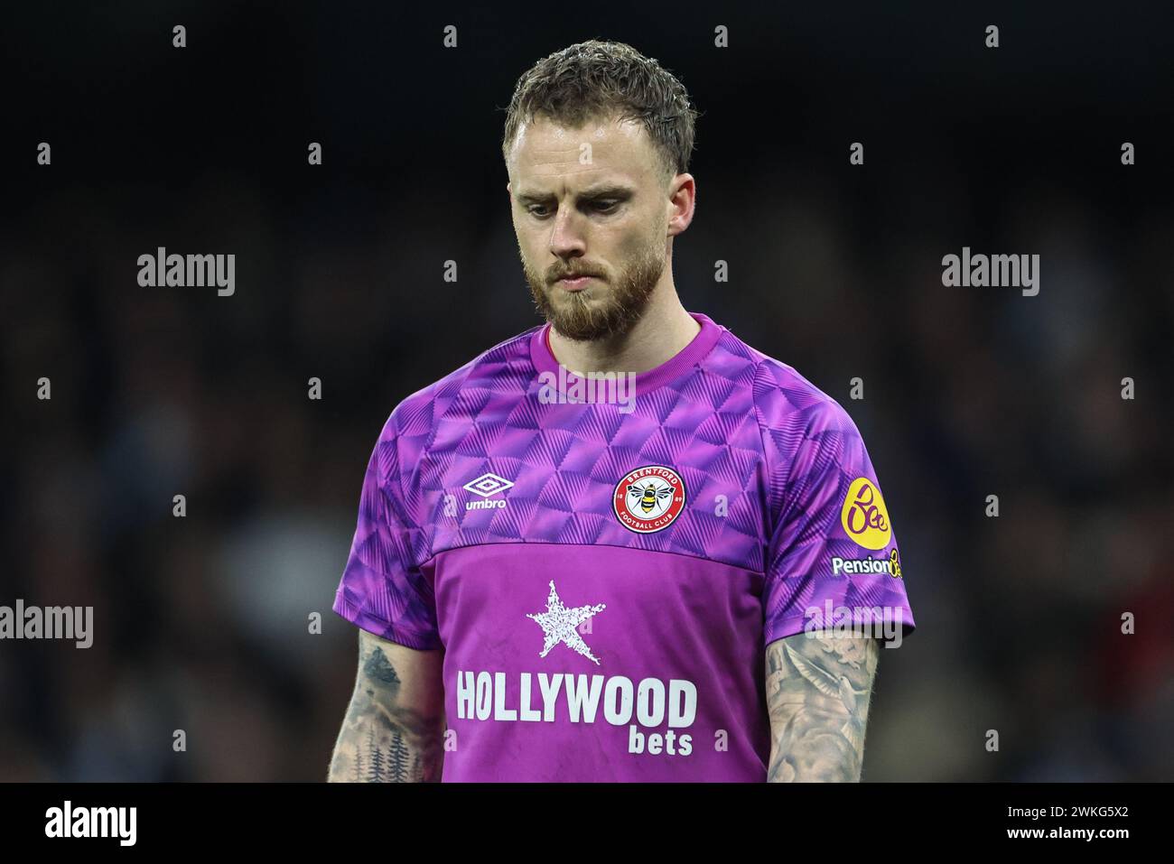 Mark Flekken of Brentford during the Premier League match Manchester ...