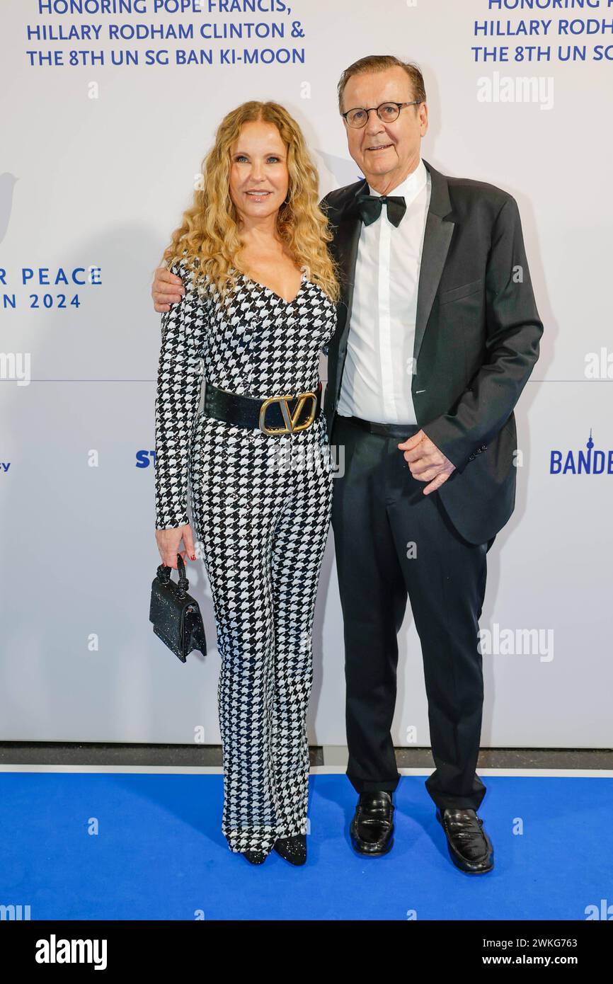 Katja Burkhard, Hans Mahr bei Cinema for Peace 2024 im WECC - Westhafen ...