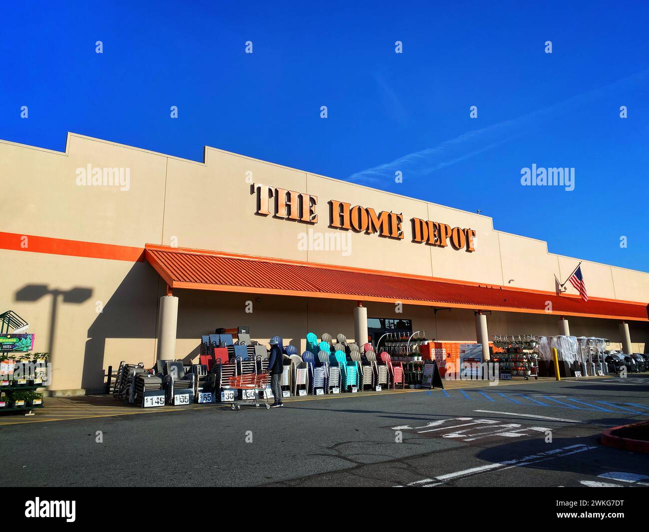 Home Depot store in Marina del Rey, California, exterior with logo in ...