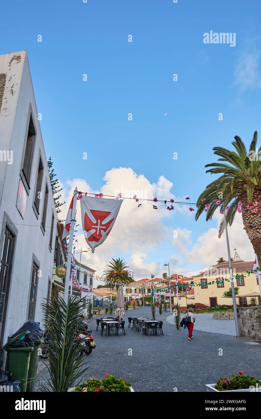 City center shops restaurants hi-res stock photography and images - Alamy