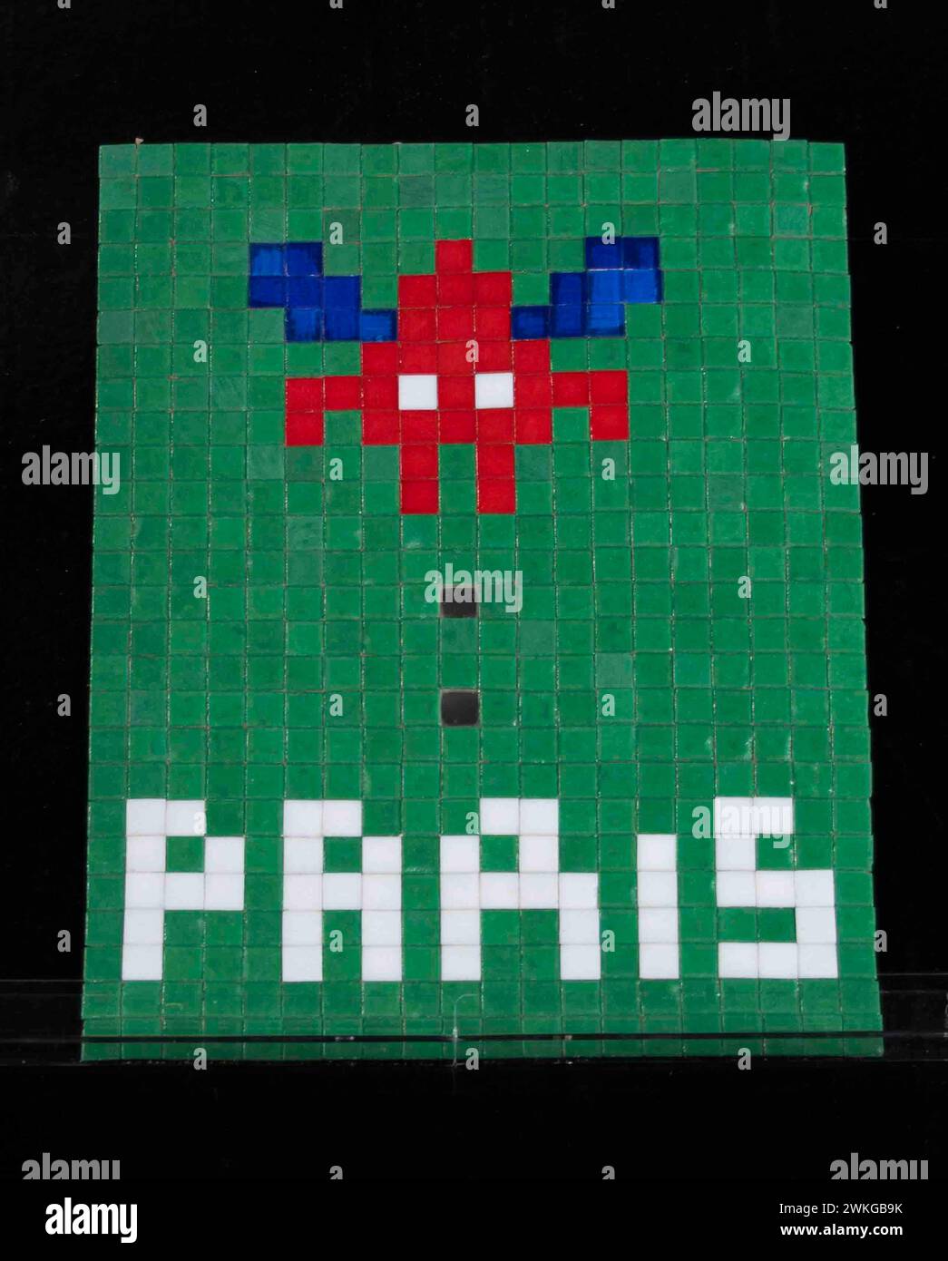 INVADER | "PA-605" PARIS FRANCE MOSAIC ARTWORK is previewed before ...
