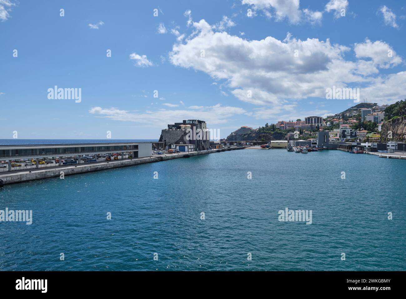 Harbour dock activity hi-res stock photography and images - Alamy