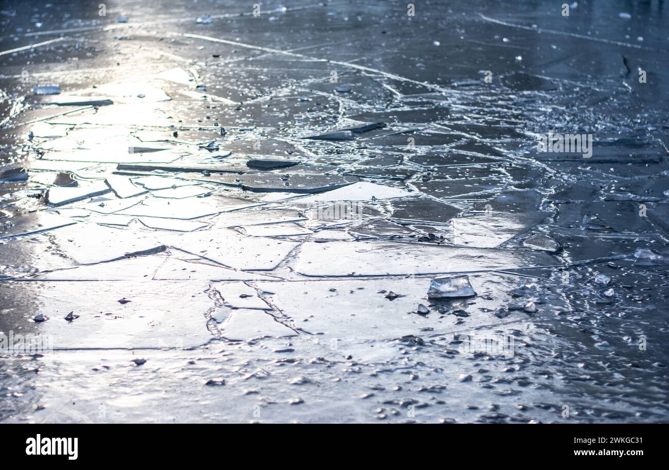 Frozen water close up with light reflection Stock Photo - Alamy