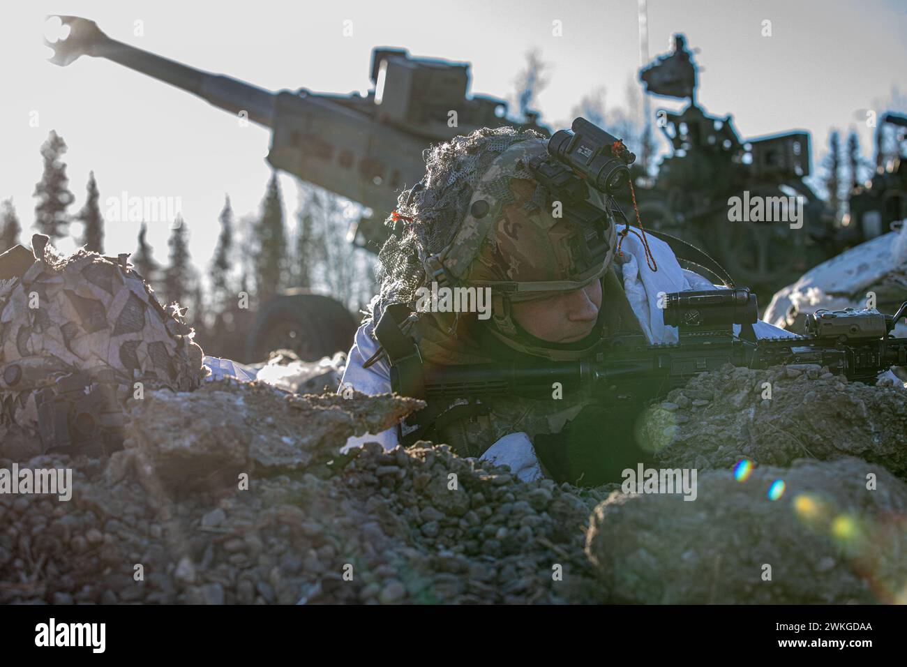 U.S. Army Soldiers assigned to 2nd Battalion, 8th Field Artillery ...