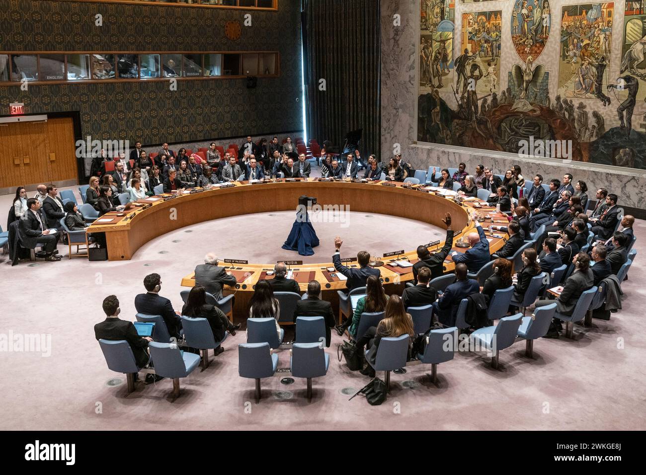 Members of Security Council vote during SC meeting on situation in Gaza ...