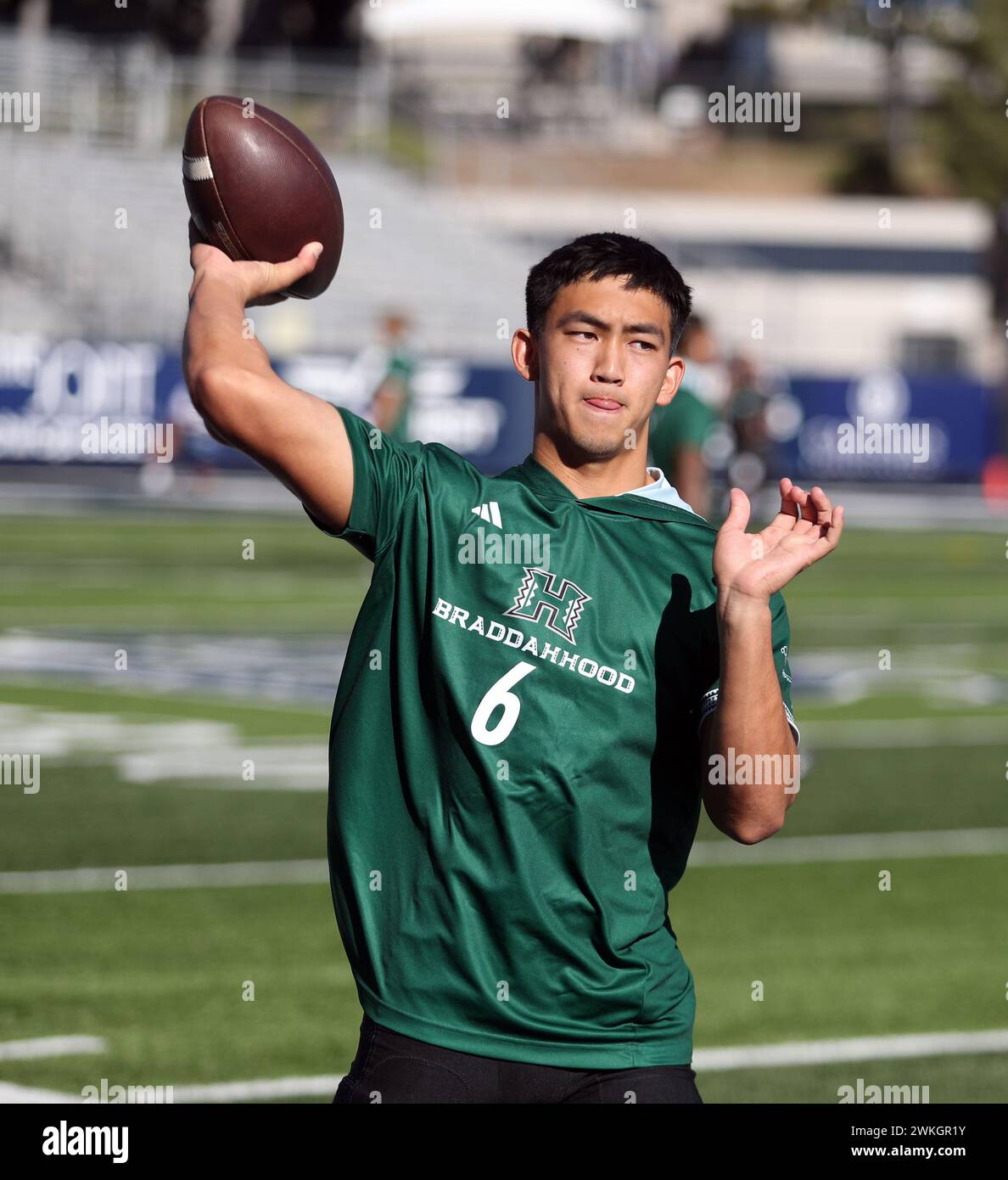 November 4, 2023 - Hawaii Rainbow Warriors quarterback Jonah Chong #6 ...