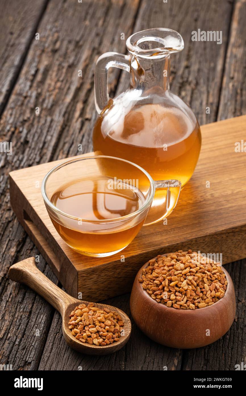 Organic fenugreek tea and seeds - Methi Dana Stock Photo - Alamy