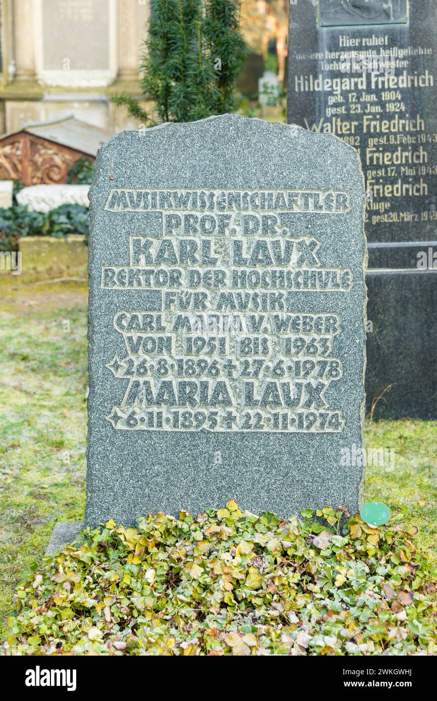 The Trinitatisfriedhof cemetery in Dresden's Johannstadt district is ...