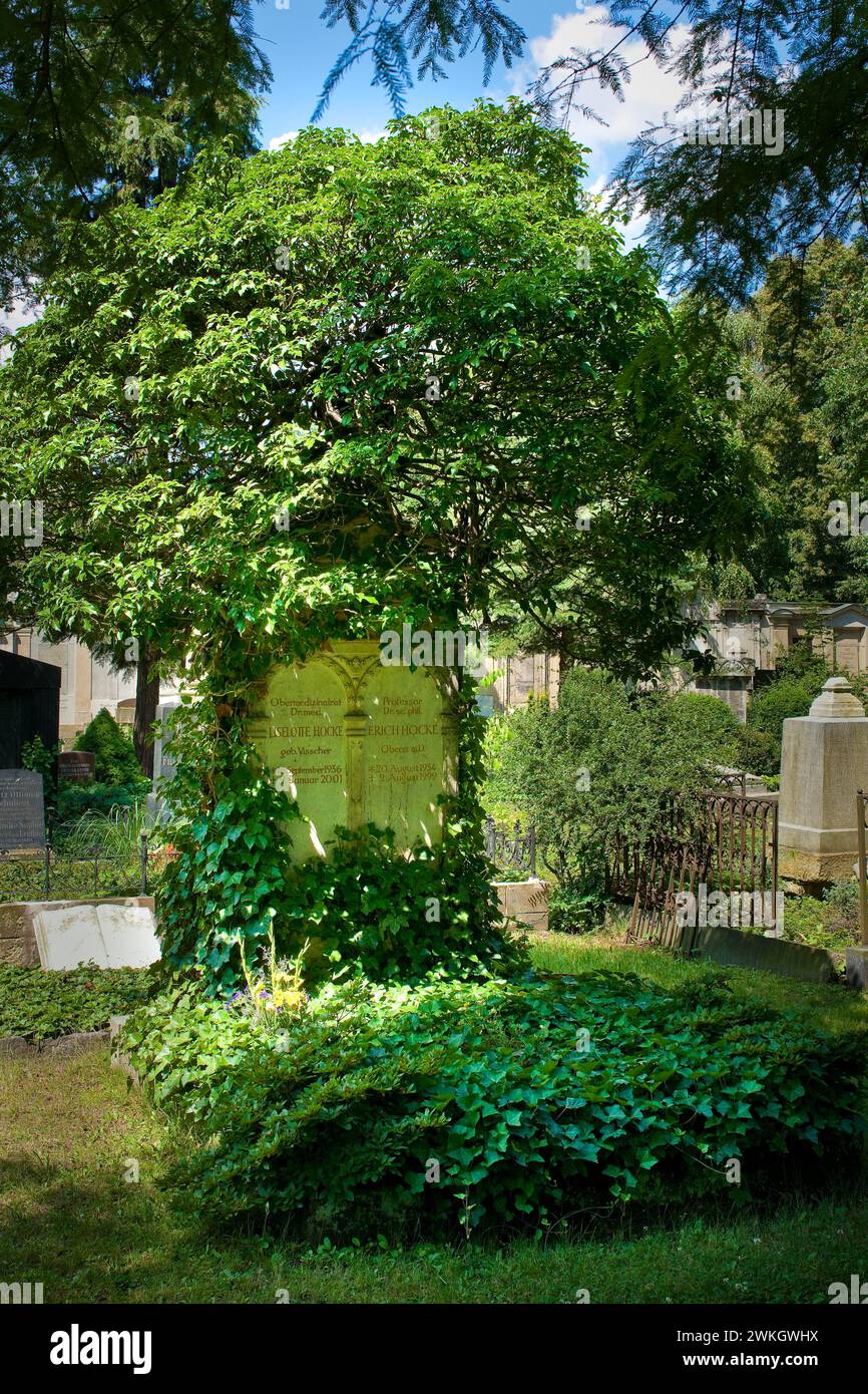 The Trinitatisfriedhof cemetery in Dresden's Johannstadt district is ...