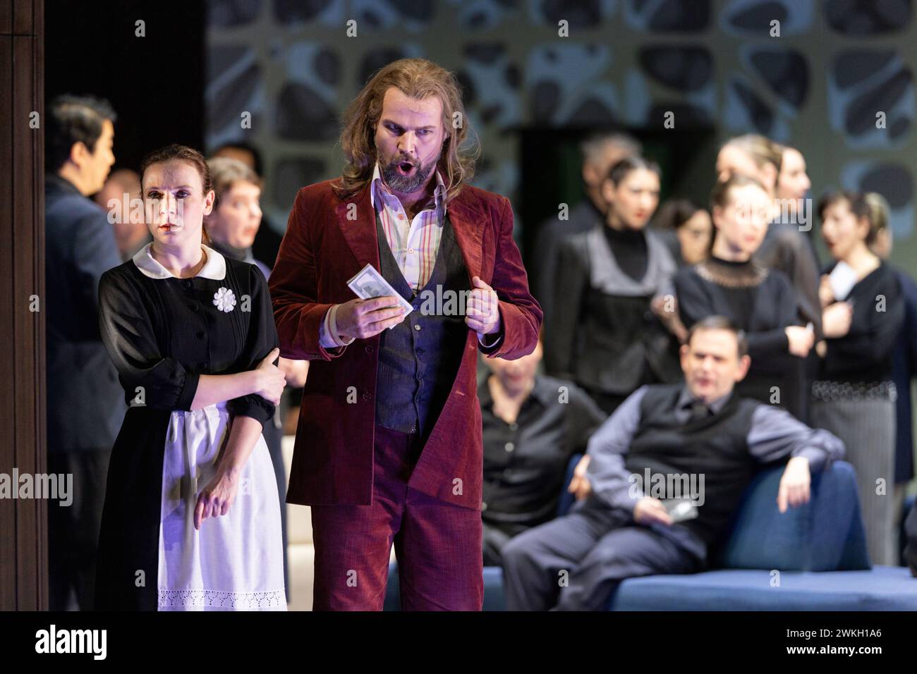 Meiningen, Germany. 20th Feb, 2024. Singers Monika Reinhard (Regine ...