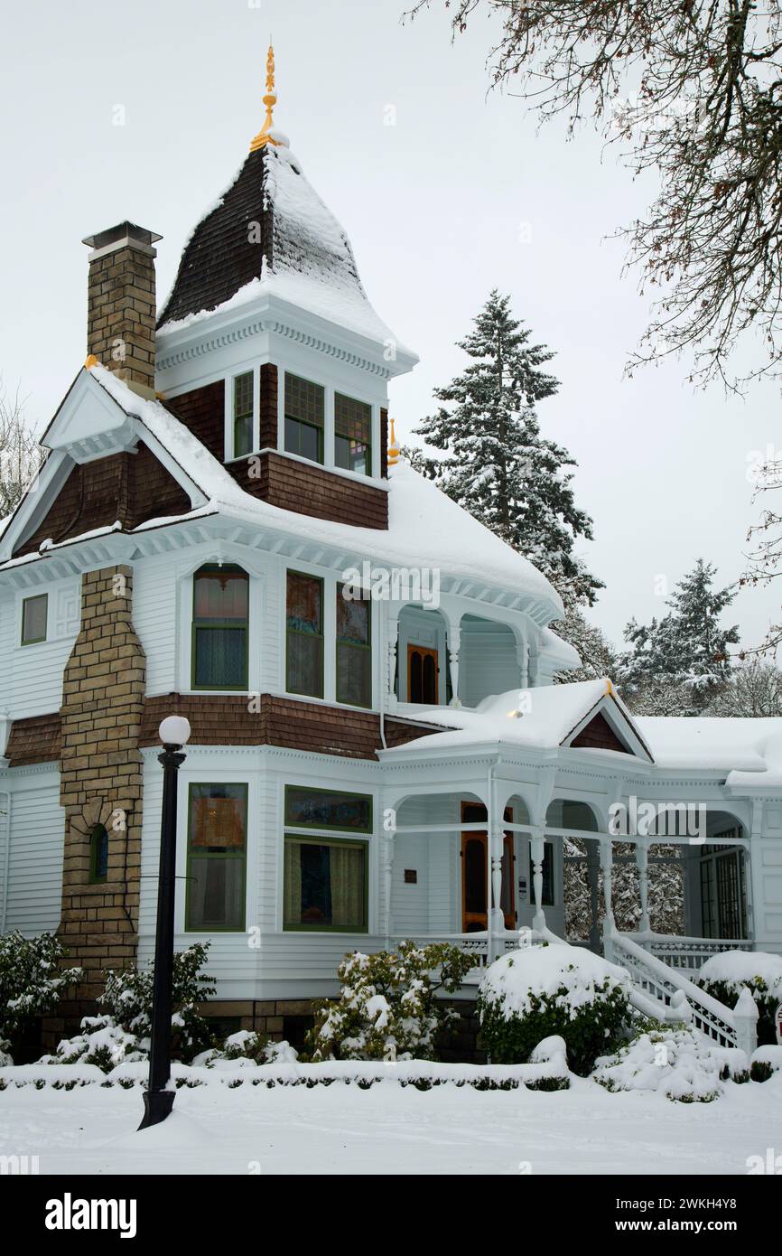 Dr luke a port house hi-res stock photography and images - Alamy