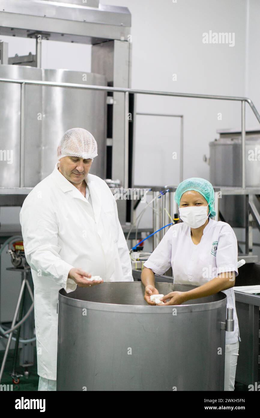 Checking product hi-res stock photography and images - Alamy