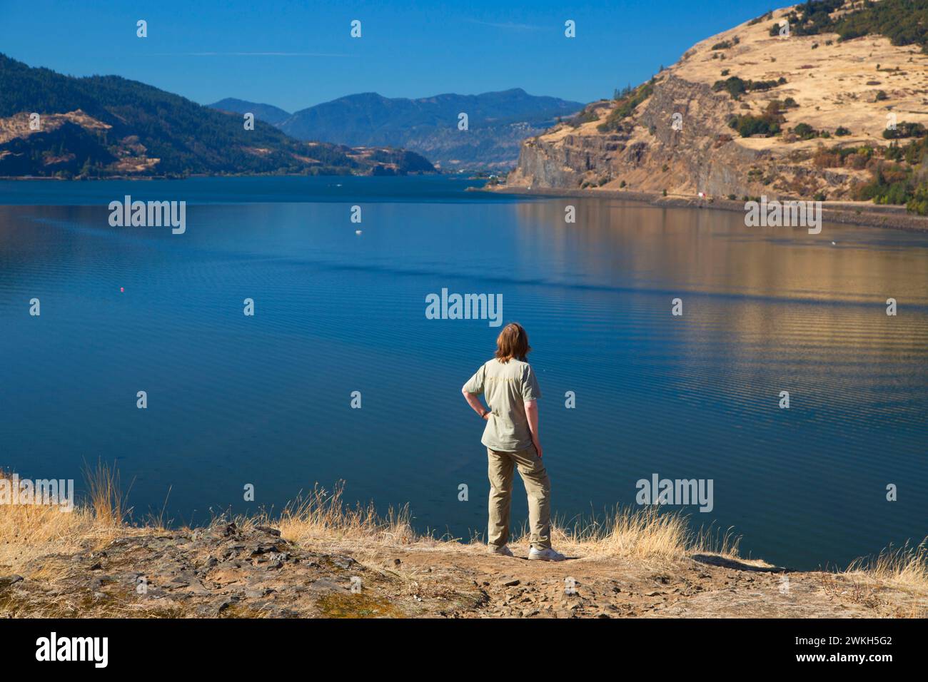 Columbia River from view above Mosier, Columbia River Gorge National ...