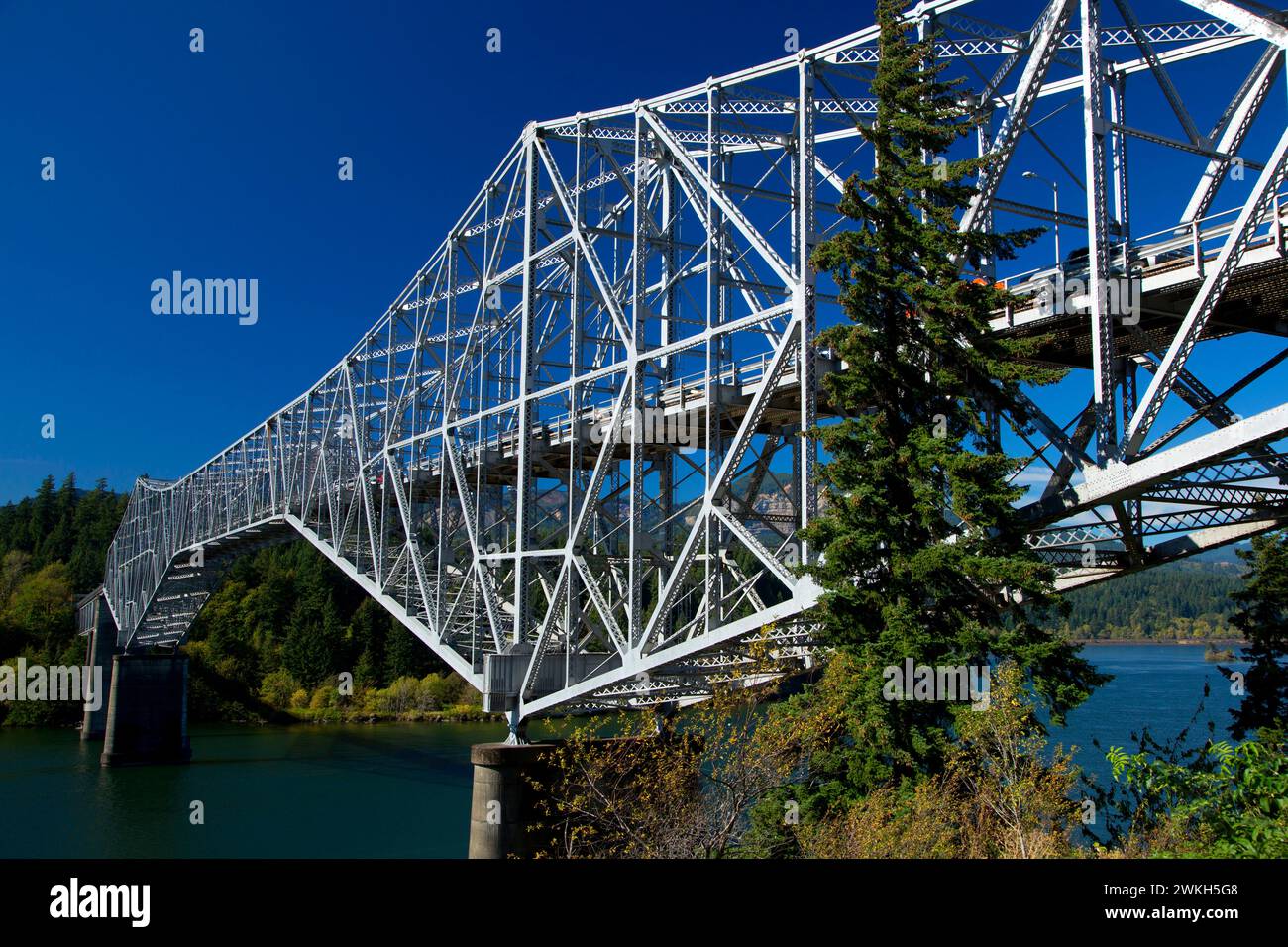 Steel truss cantilever bridge hi-res stock photography and images - Alamy