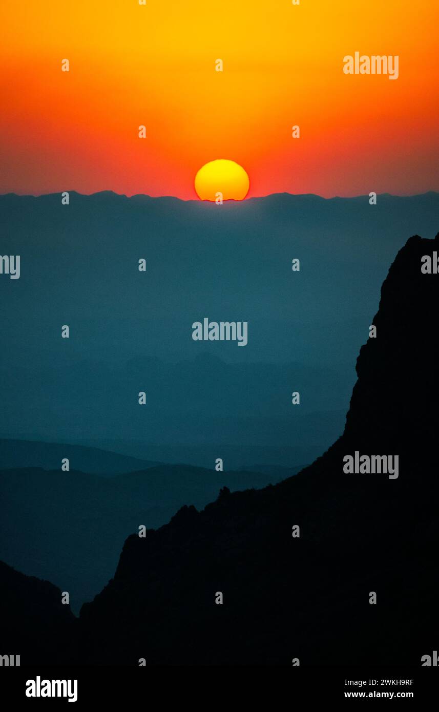 Overlook building and hiking hi-res stock photography and images - Alamy