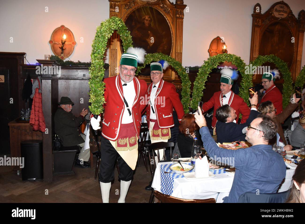 Schaeffler Einzug Muenchen 19.05.2024 Augustiner Keller Starkbier Maximator Augustiner Bier ...