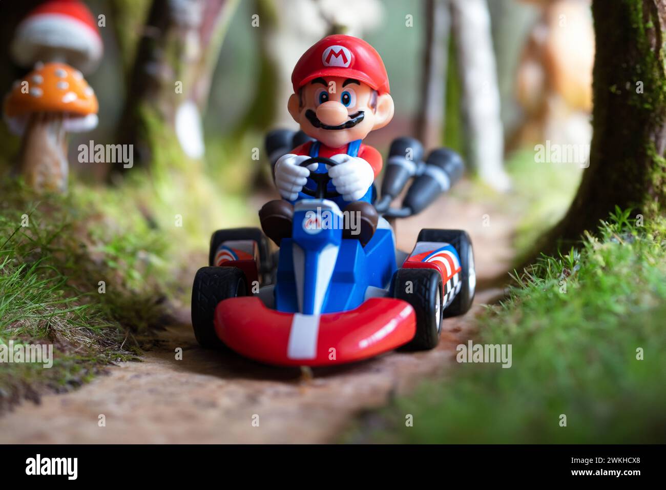 Mario kart racing video game hi-res stock photography and images - Alamy