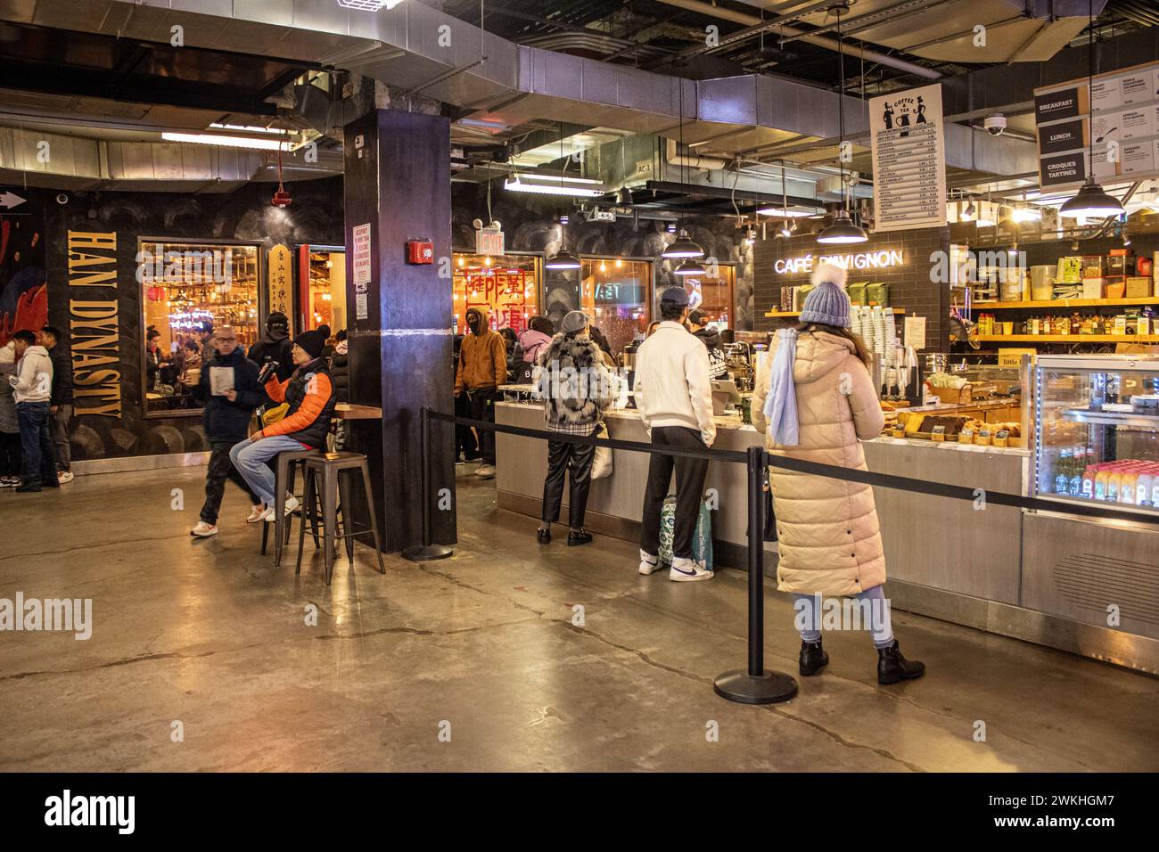 Diverse people shopping market hi-res stock photography and images - Alamy