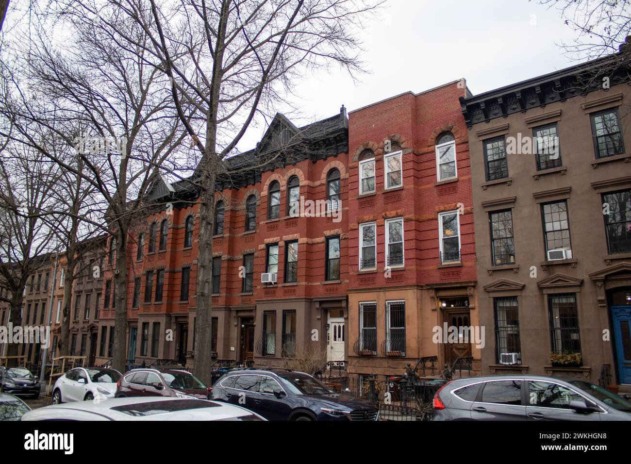 Brick residential buildings hi-res stock photography and images - Alamy