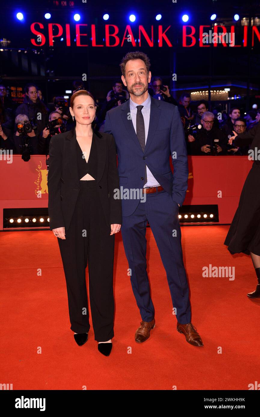 Karoline Herfurth mit ihrem Ehemann Christopher Doll bei der Ankunft zu der Verleihung des ...