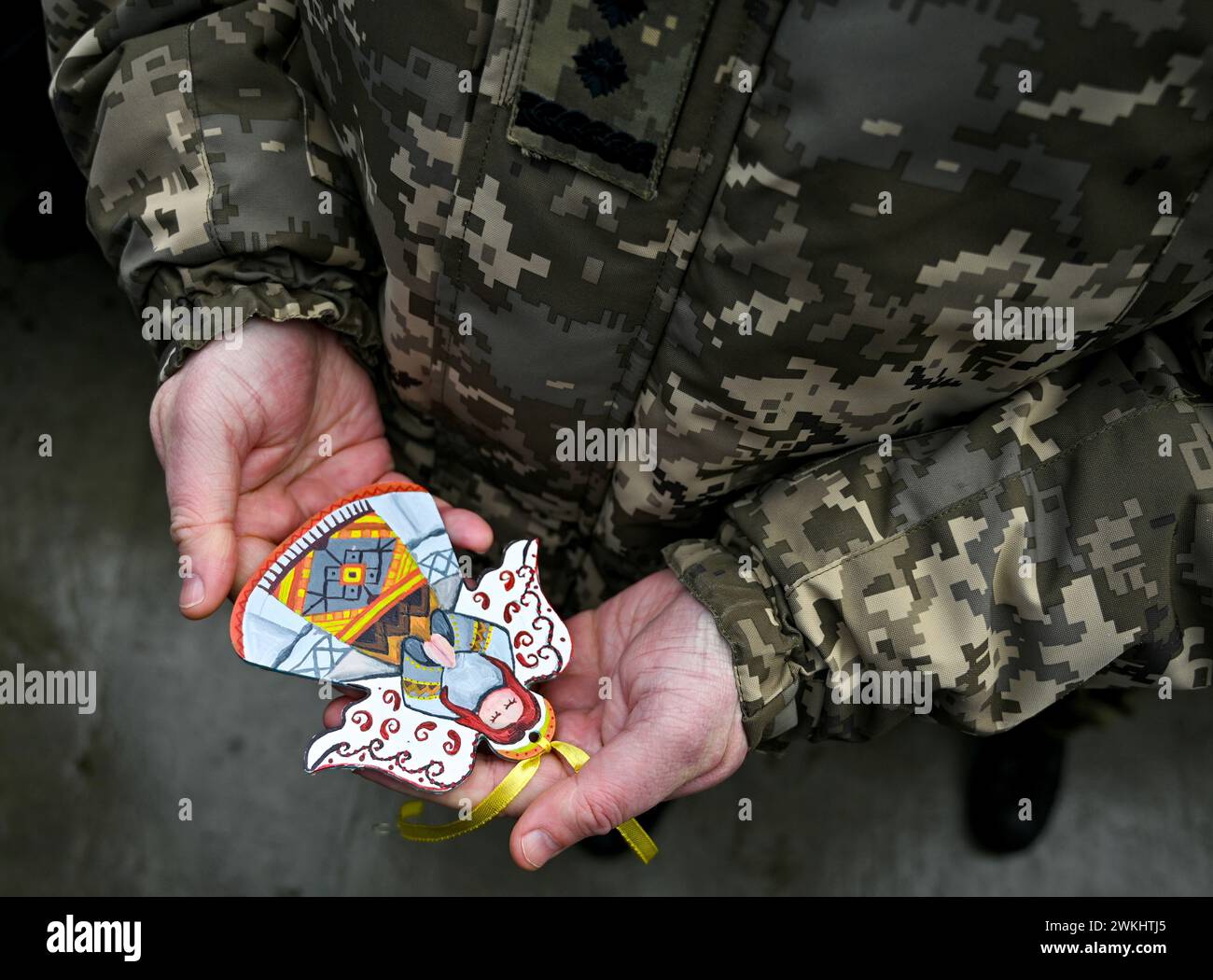 Angel soldier remembrance hi-res stock photography and images - Alamy