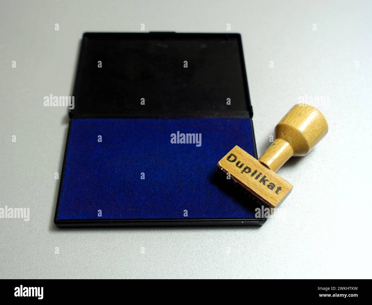 Blue box pattern hi-res stock photography and images - Alamy