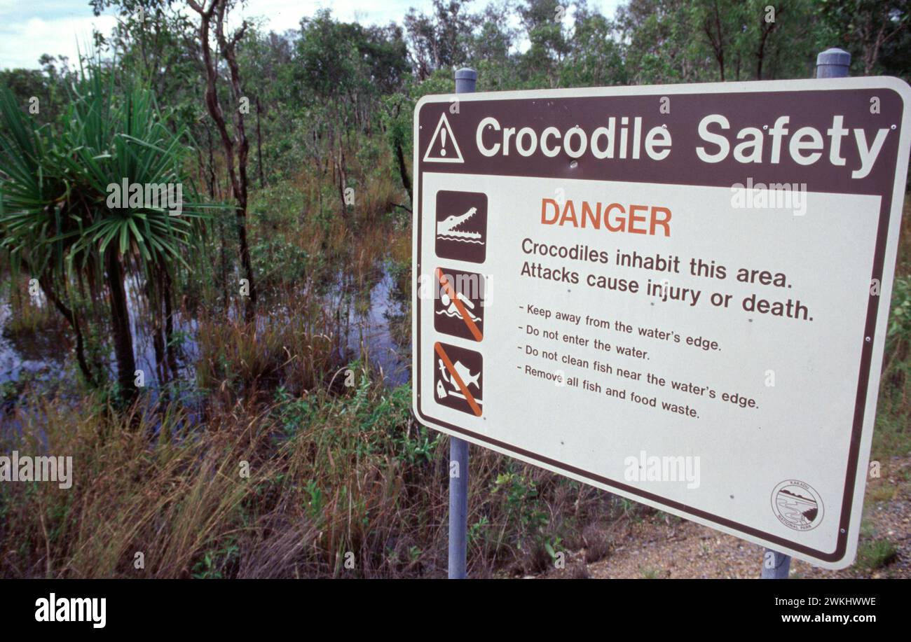 Crocodile sign northern territory hi-res stock photography and images ...