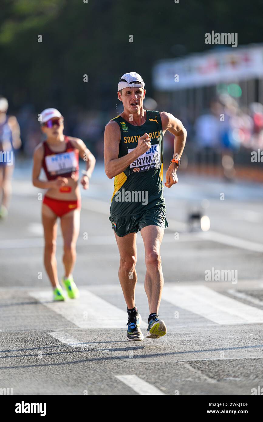 Wayne SNYMAN participating in the 35 KILOMETRES RACE WALK at the World ...