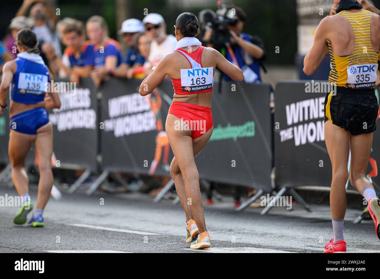 Kimberly GARCÍA LEÓN participating in the 35 KILOMETRES RACE WALK at ...