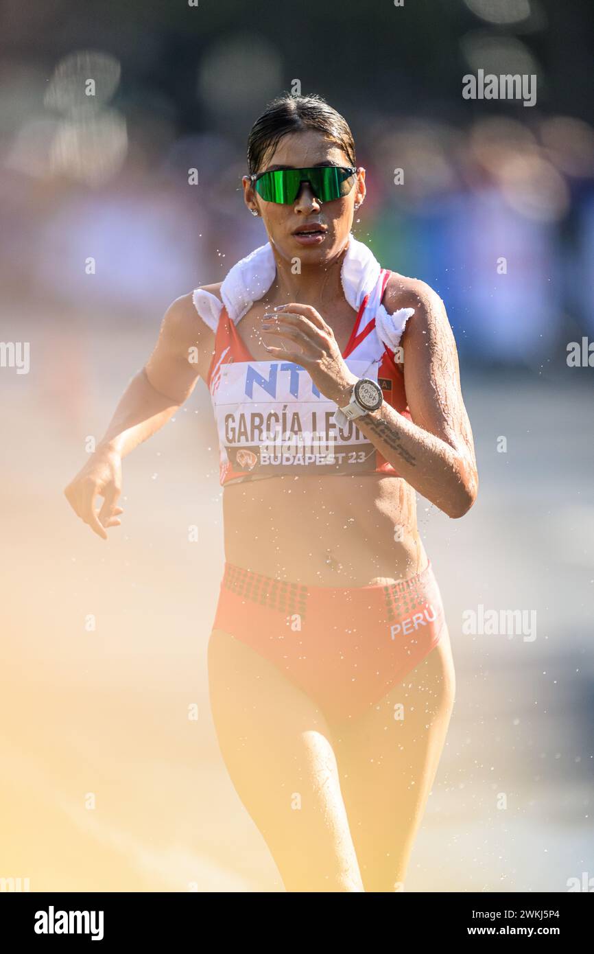 Kimberly GARCÍA LEÓN participating in the 35 KILOMETRES RACE WALK at ...