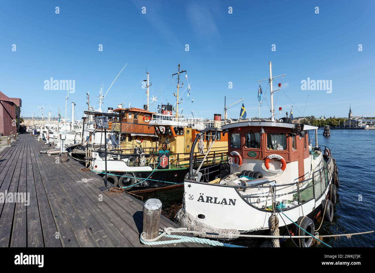 Steam sloop hi-res stock photography and images - Alamy