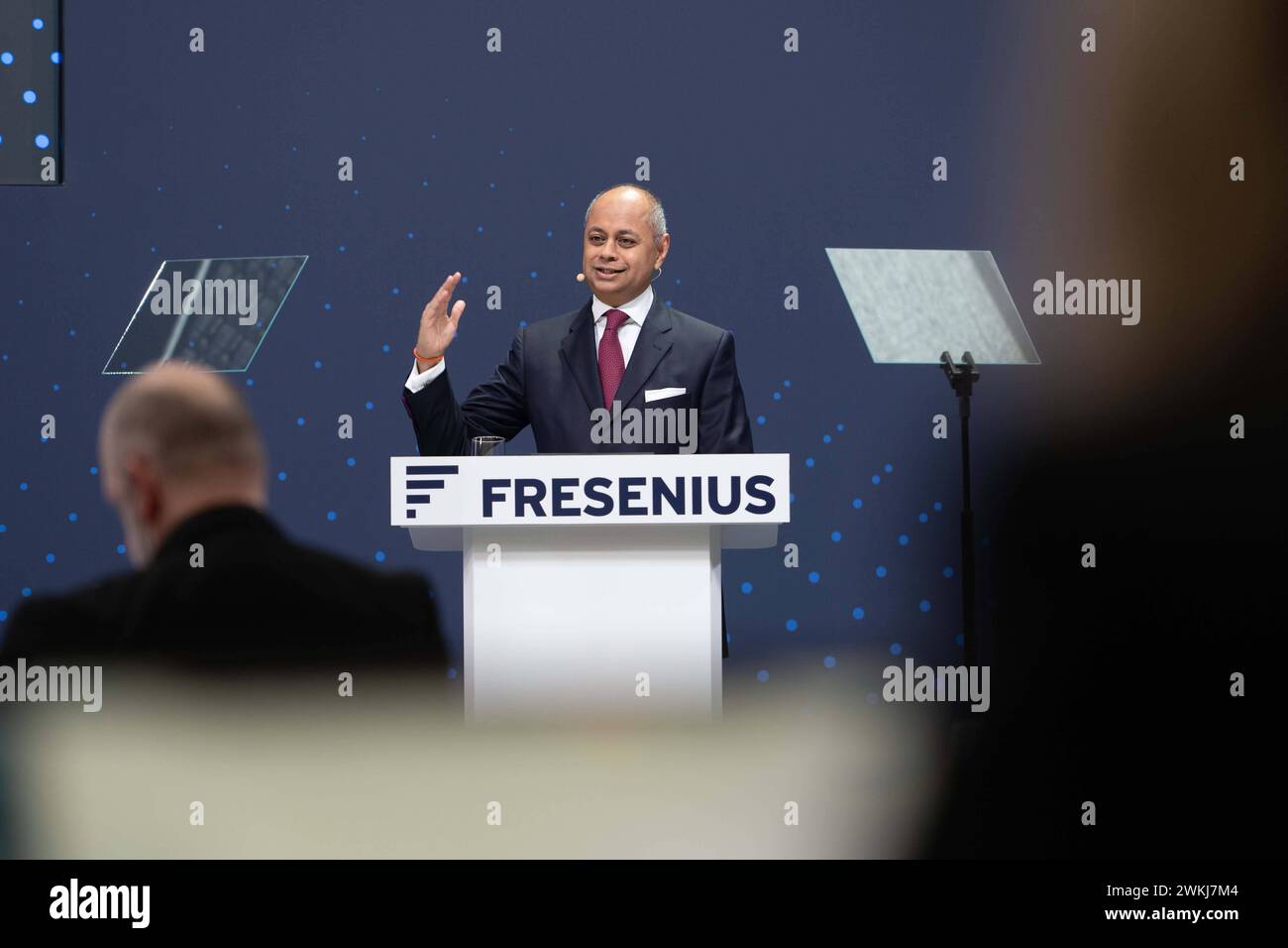 Michael SEN, Vorstandsvorsitzender, CEO, bei seiner Rede ...