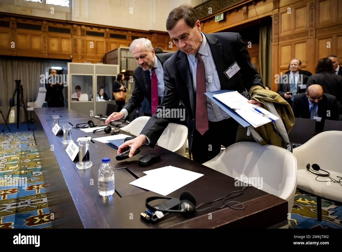 THE HAGUE - Richard Visek (r), legal advisor to the Ministry of Foreign ...