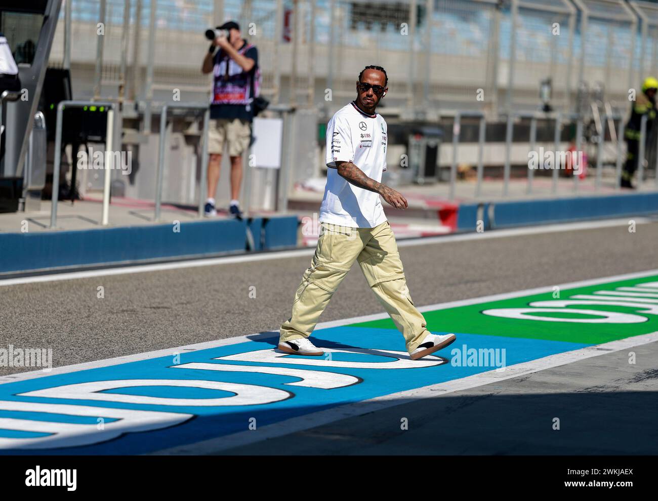 Lewis hamilton bahrain f1 2023 hi-res stock photography and images - Alamy