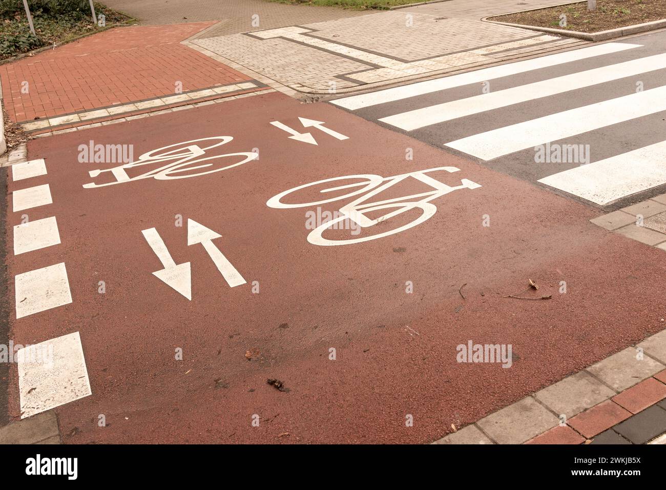 Stop cycle race sign hi-res stock photography and images - Alamy