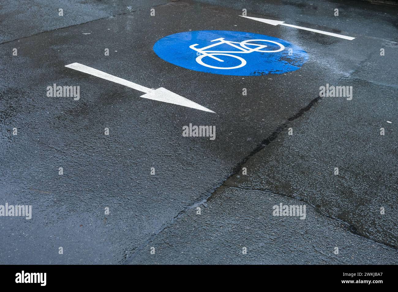 Stop cycle race sign hi-res stock photography and images - Alamy