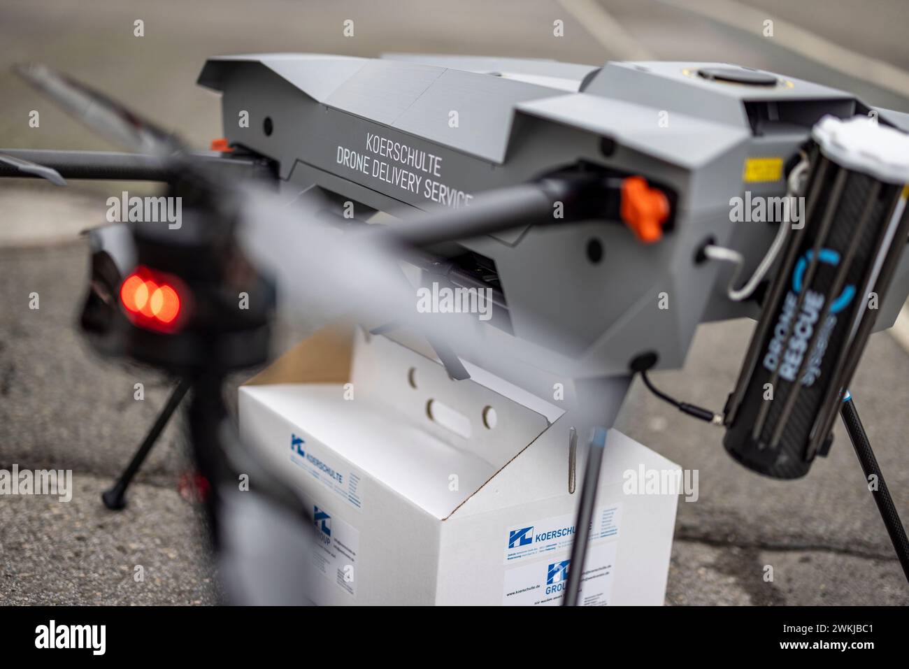 21 February 2024, North Rhine-Westphalia, Lüdenscheid: A delivery drone ...