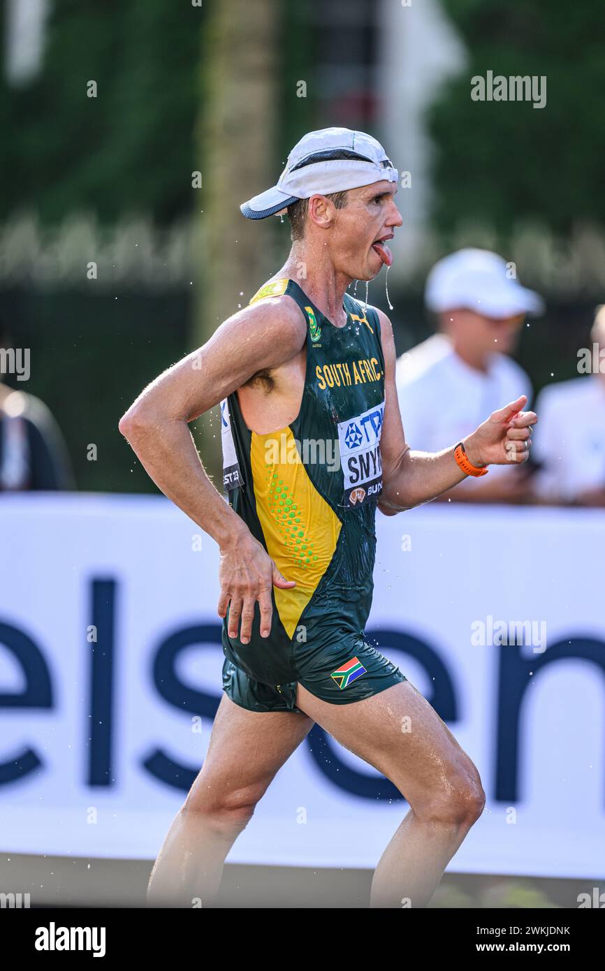 Wayne SNYMAN participating in the 35 KILOMETRES RACE WALK at the World ...