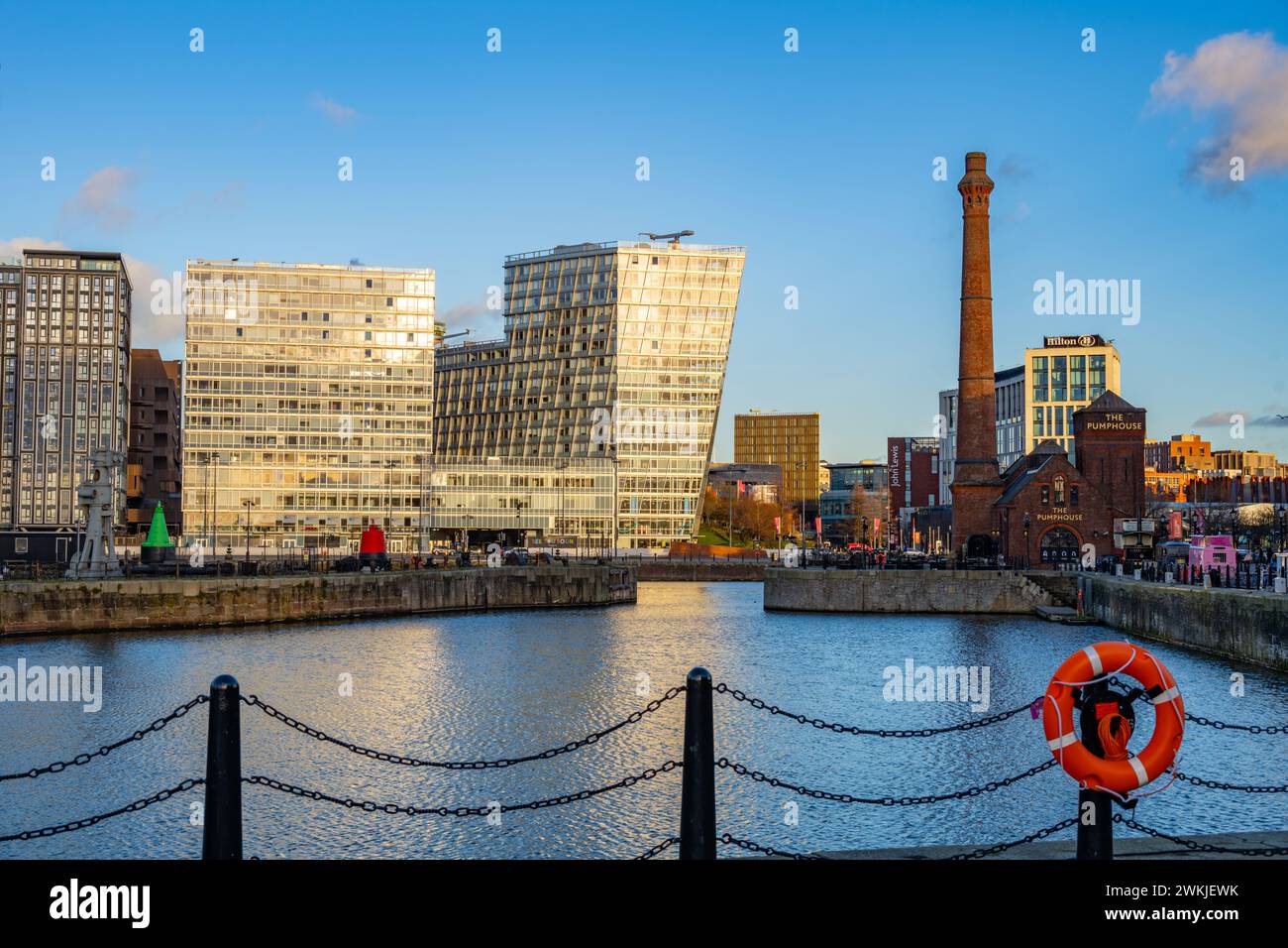 Royal albert dock liverpool hi-res stock photography and images - Alamy