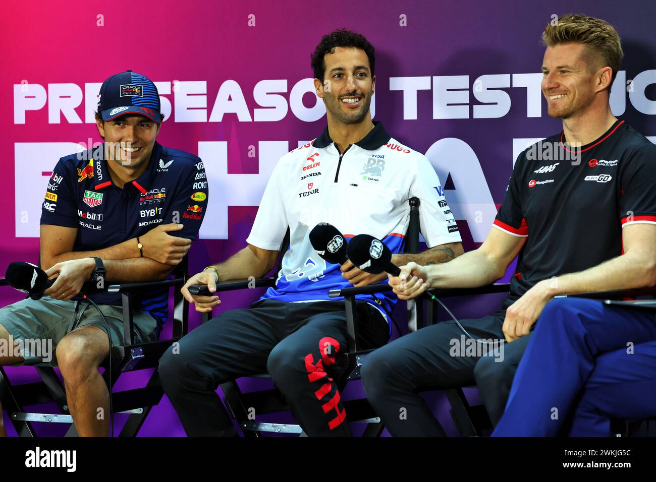 Sakhir, Bahrain. 21st Feb, 2024. (L to R): Carlos Sainz Jr (ESP ...