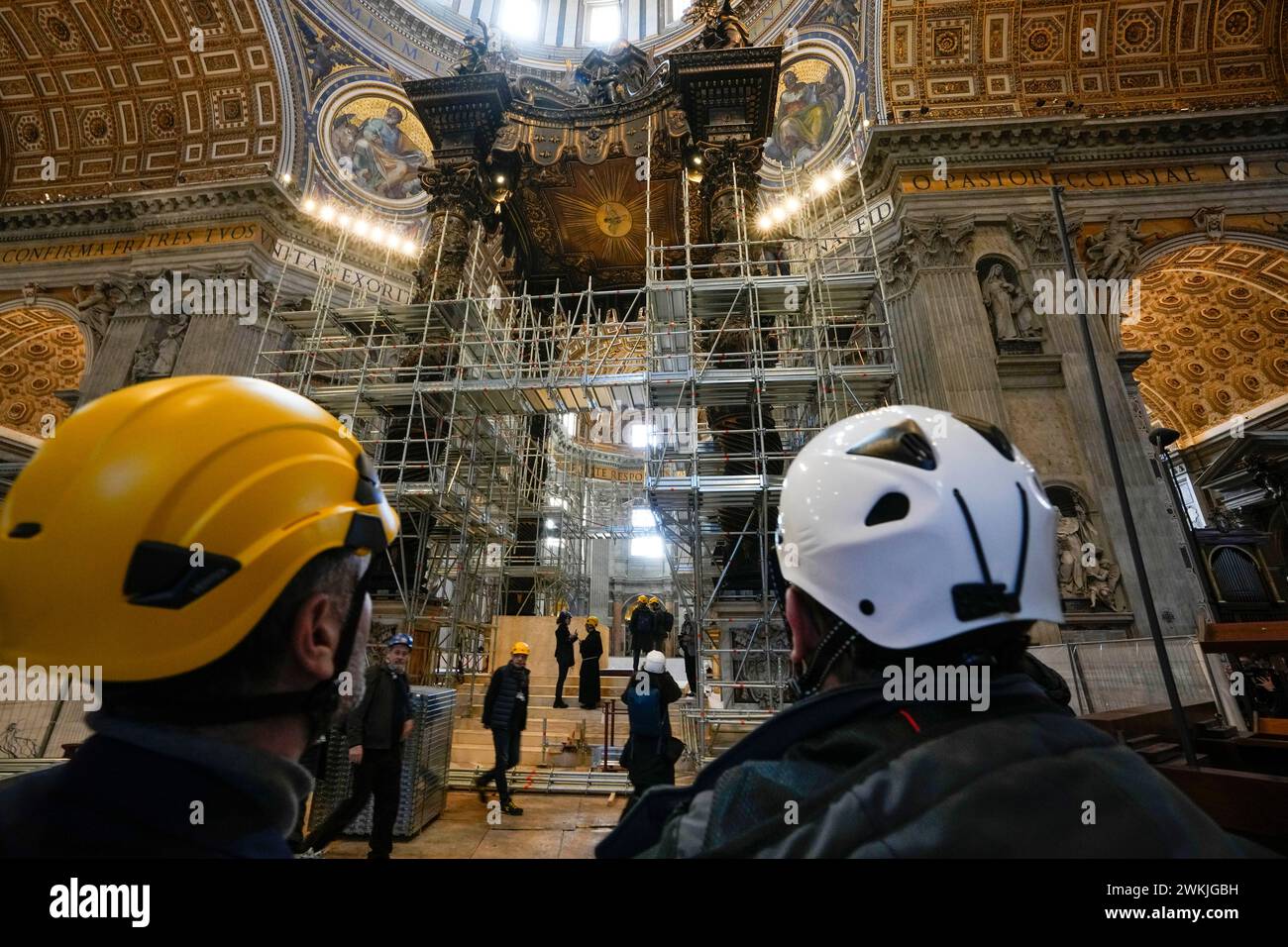 Workmen mount scaffolding around the 17th century, 95ft-tall bronze ...