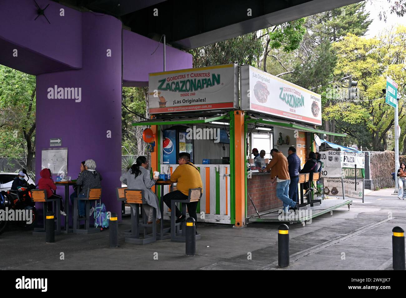 Snack stand under a bridge, Coyoacan, Mexico City Stock Photo - Alamy