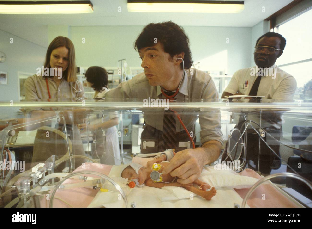 Premature Baby Unit NHS 1980s. Nottingham General Hospital, a new born ...