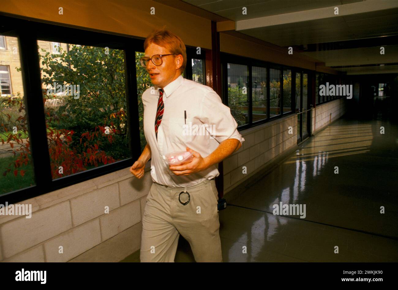 Hospital uk 1980s hi-res stock photography and images - Alamy