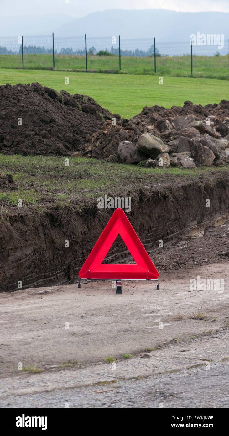 Red warning triangle hi-res stock photography and images - Alamy