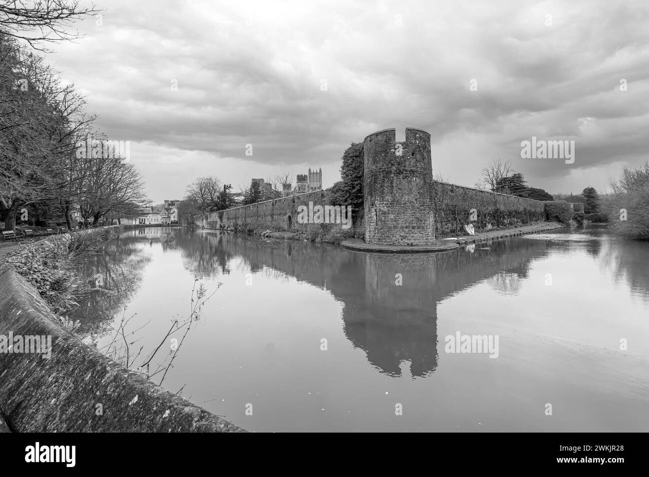 Palace in black and white hi-res stock photography and images - Alamy