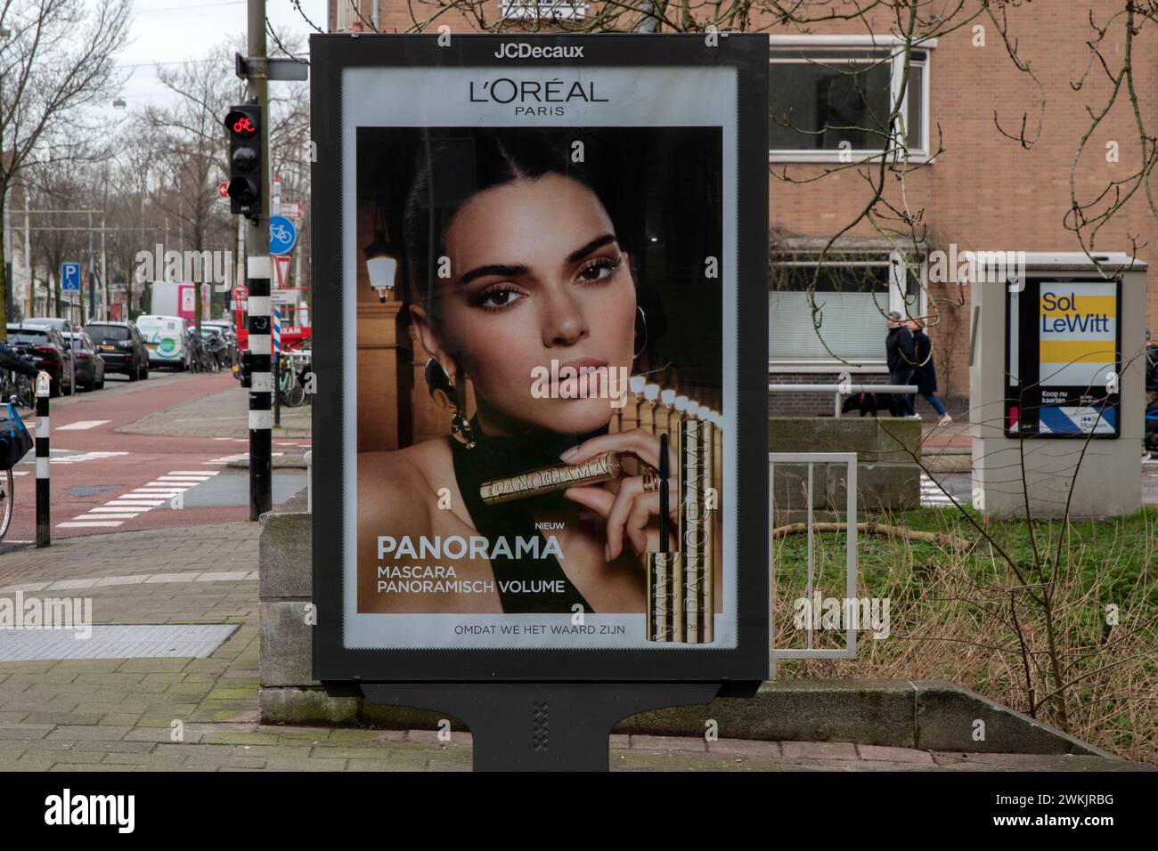 Billboard L'oreal At Amsterdam The Netherlands 20-2-2024 Stock Photo ...