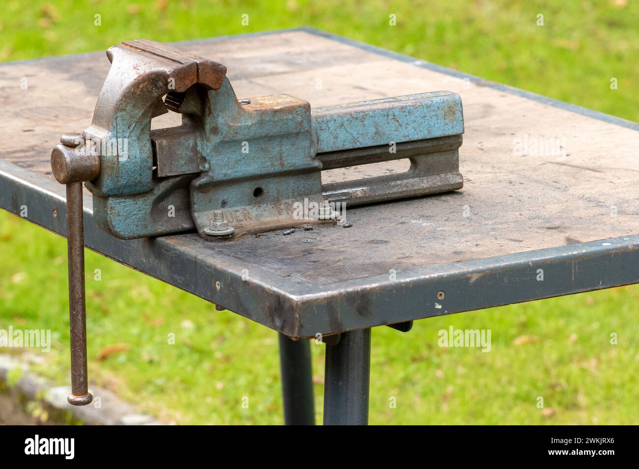 Large vice hi-res stock photography and images - Alamy