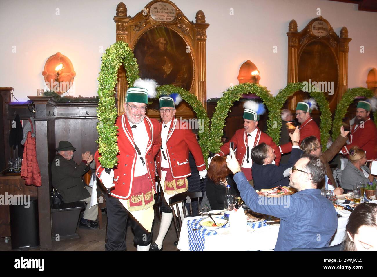 Schaeffler Einzug Muenchen 19.05.2024 Augustiner Keller Starkbier Maximator Augustiner Bier ...